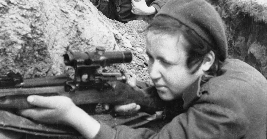 The opinion of the superiors The officers of the Red Army rightly believed that girls are generally more suitable for the sniper business. They are less stressed, more resistant to cold, and more patient. In addition, a woman's body is more flexible than a man's - an important factor in a trench war.