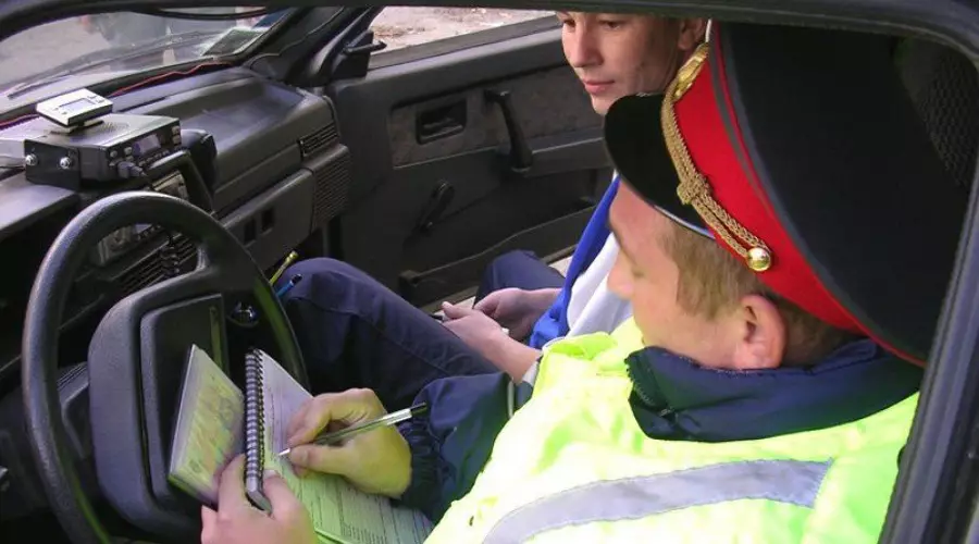 Domácí video K záznamu dialogu s vládním činitelem můžete použít rekordér. Dopravní policista zase může také vše, co se děje, natočit na video, ale musí vás předem varovat.