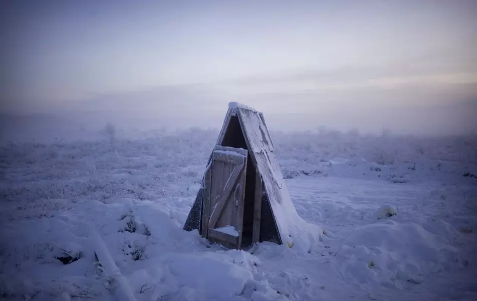 Oymyakon: কিভাবে তারা ঠান্ডা মেরুতে বাস 7933_14