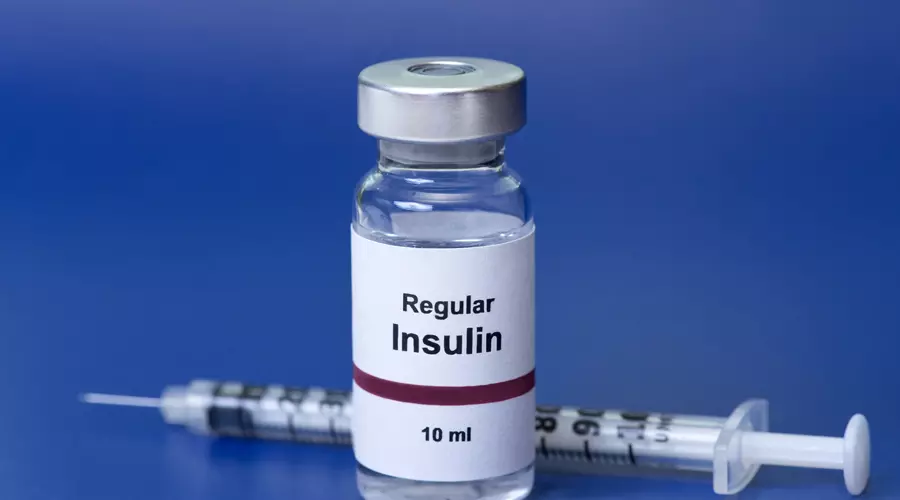 Insulin Pro: ny fiaretana be dia be Vokany: ny atiny azo atahorana matavy matetika dia mihinana insuline aorian'ny fampihetseham-batana satria manafaingana ny fanaterana asidra amine sy glucose amin'ny hozatra taolana, amin'izay dia manampy amin'ny laoniny. Ho fanampin'izany, ny insuline dia manampy amin'ny fampitomboana anabolisma amin'ny alàlan'ny fanentanana ny syntetika proteinina. Tsy mendrika ny maka azy amin'ny làlan-kizorana lava: manafaingana ny lipogenesis ny zava-mahadomelina, izay mitarika famoahana miadana ny asidra matavy. Raha lazaina amin'ny fomba fohy, dia ahiana ny hahazo tavy matavy, atleta.