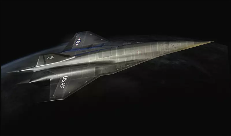 Hypersound ja materiaalit Julkisesti saatavilla olevien materiaalien perusteella SR-72-malli on malli varkaille lentokoneille seuraavan vuosikymmenen ajan. SR-72 on valmistettu monoliittisista titaanikiteistä, joissa on hiilikuitupäällyste. 6 Machin (7350 km / h) nopeudella hän voi kiertää planeettaa noin kuudessa tunnissa.