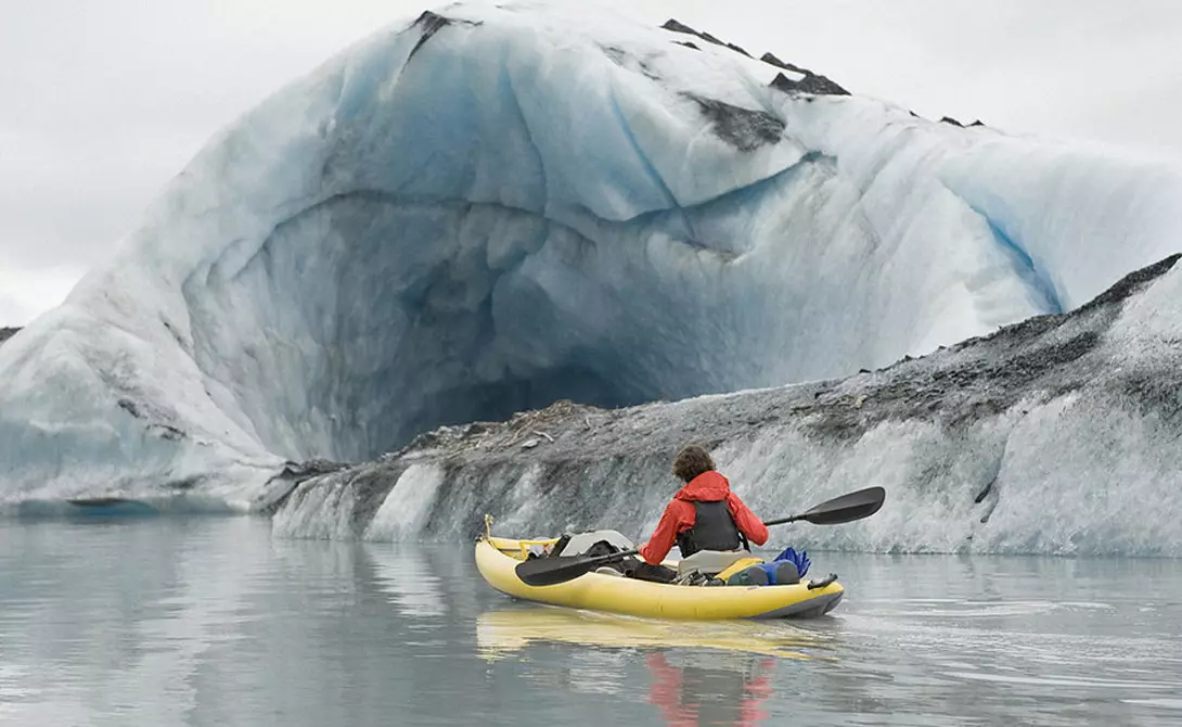 Valdes Alaska, USA Tempat anu paling katutup salju di Amérika Serikat: Amérika Serikat Di dieu, dikurilingan ku glasier Gunung Chugach, ngan ukur tilu rébu urang hirup - tétéla anu mancing és paling pikasieuneun sareng pencinta ski heli di planét ieu.