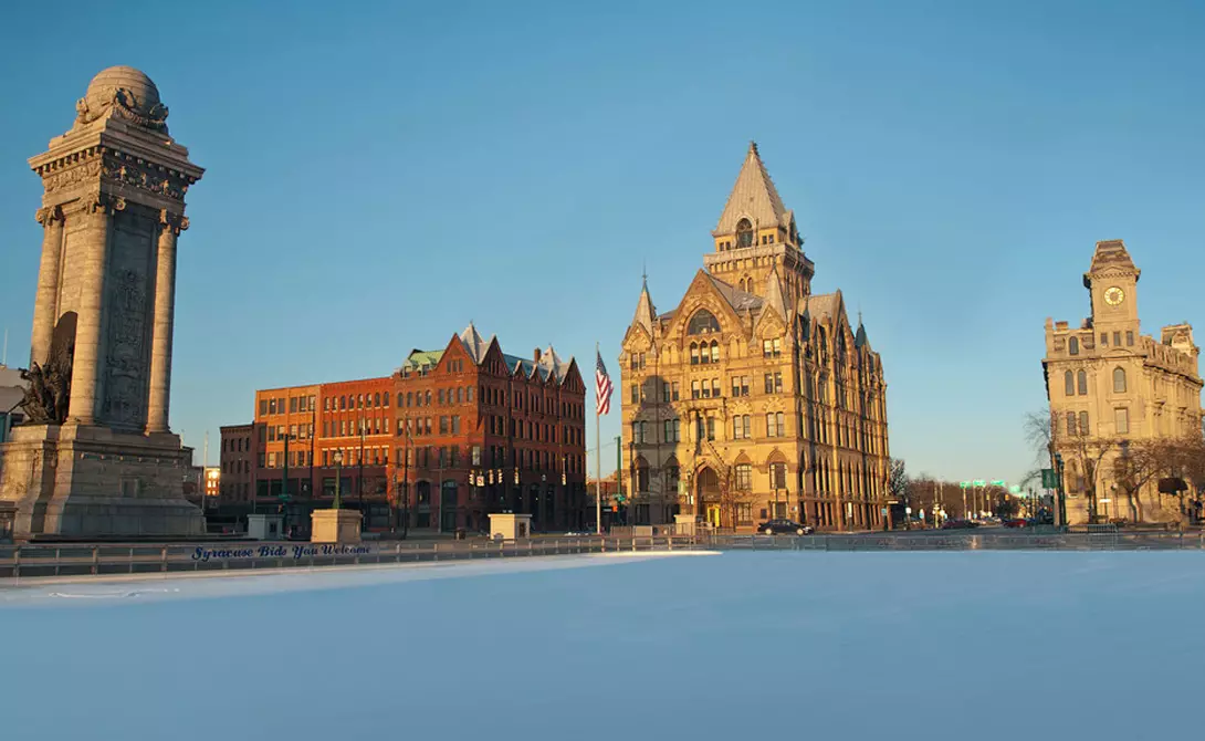 Syracuse New York, USA Ieu tempat kembang salju anu paling maju dikembangkeun - ngan saukur kusabab Syracuse peryogi aranjeunna langkung ti kota-kota sanés di Amérika Serikat.