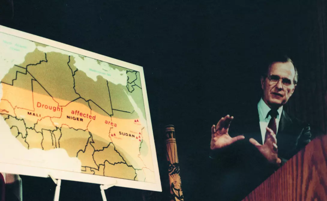 Wiceprezydent George W. Bush i mapa suszy w Afryce, 1985