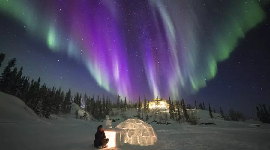 Blachford Lake Lodge Canada Մի փոքրիկ տուն, որը թաքնված է անապատում ՝ Yellowknife– ի մոտակայքում: Այստեղ կարող եք հասնել միայն ինքնաթիռով, ինչը նշանակում է, որ ոչինչ ձեզ չի շեղի բնության ֆոնին լիակատար հանգստությունից: