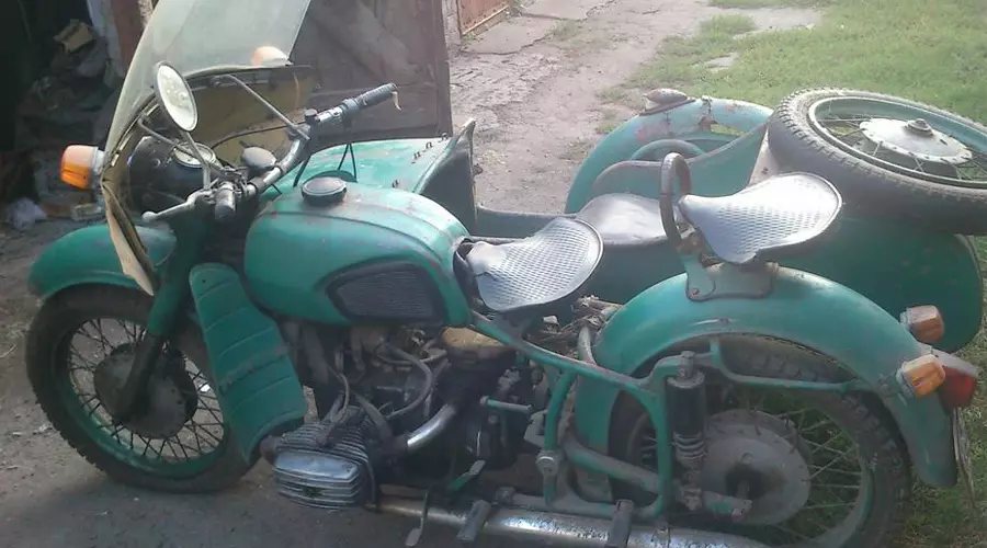 МТ-9 Het МТ-9-model wordt sinds 1971 in de USSR geproduceerd. Deze motorfiets kreeg een boxermotor met kopkleppen en verbeterde transmissie. In tegenstelling tot eerdere modellen was er een MT 804-versnellingsbak met een achteruitversnelling en een automatisch ontkoppelingsmechanisme bij het schakelen. Het nieuwe type brandstoftank heeft het brandstofverbruik verminderd, waardoor het laatste nadeel van de motorfiets is geëlimineerd.