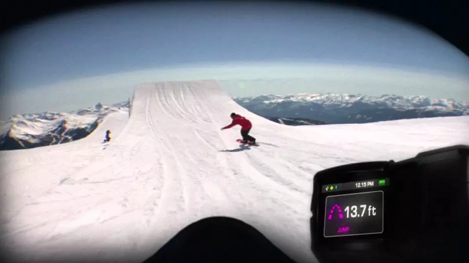 Smart glasses Not so long ago, ski smart glasses with a built-in display appeared on the market, where all the necessary telemetry data are displayed, as well as notifications that come to your phone. Of course, there are also mobile applications for them, which, among other things, can calculate your performance and build maps of your skating.