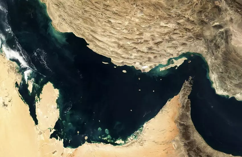 Kedu ka ọrụ tectonic si eme Ozizi nke efere lithospheric, na -akpụ akpụ, na -ekesa kọntinent ma na -akpata ala ọma jijiji na mgbawa ugwu, agbasala n'oge na -adịbeghị anya. N’agbanyeghi na izizi izizi na mbido narị afọ 1500 kwuru na kọntinent niile dị ugbu a nwere ike ịbụ otu kọntinenti (nke abụghị oke ikwubiga okwu ókè, ọ bụ naanị ilele maapụ ụwa), echiche a mere. agaghị agbasa ebe niile ruo afọ 1960, mgbe ezigbo ihe akaebe anụ ahụ siri ike bụ echiche nke ala oke osimiri na-agbasa, dabere na ya, ihe mgbochi nke lithosphere nke eriri oke osimiri na-ekewapụ onwe ya na oghere ewepụtara jupụtara na magma mepụtara na uwe mwụda ụwa. Ndị ọkà mmụta sayensị ejighị n'aka kpamkpam ihe na -akpata mgbanwe ndị a yana etu e siri kpaa ókè ala efere tectonic. Enwere ọtụtụ echiche dị iche iche, mana ọ nweghị nke kọwara nke ọma ọrụ tectonic niile.