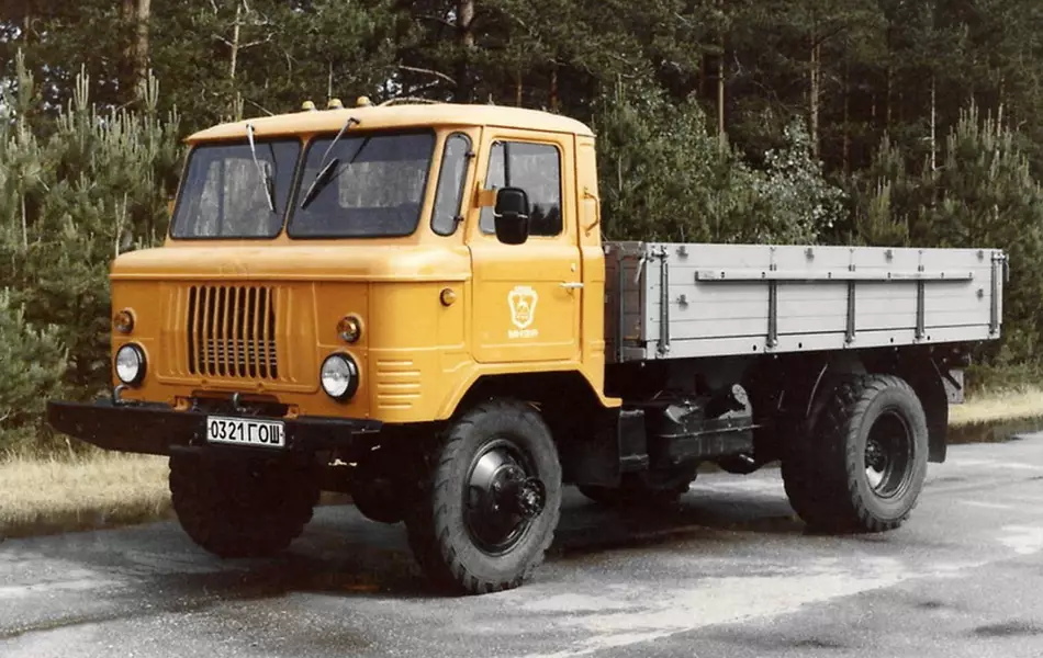 À la suite d'expériences d'ingénierie en juillet 1964, le premier 66e de série, doté d'une capacité de charge de 2 tonnes et d'un centre de gravité équilibré, a quitté l'usine GAZ.