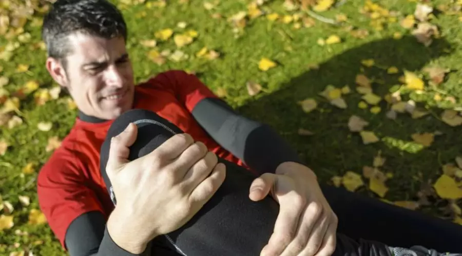 Löpning Även en bra löparsko med en dämpande sula kan inte skydda lederna från deformation under löpning. Ersätt jogging med arbete med en ellipsoidsimulator: inga skador på lederna och en ökad metabolism garanteras.