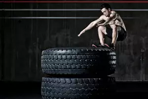 Crossfit: болгону 20 мүнөттө сулуу дене