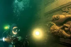 An de Schrëtt vun Atlantis: d'Underwater Stied, déi mir scho entdeckt hunn