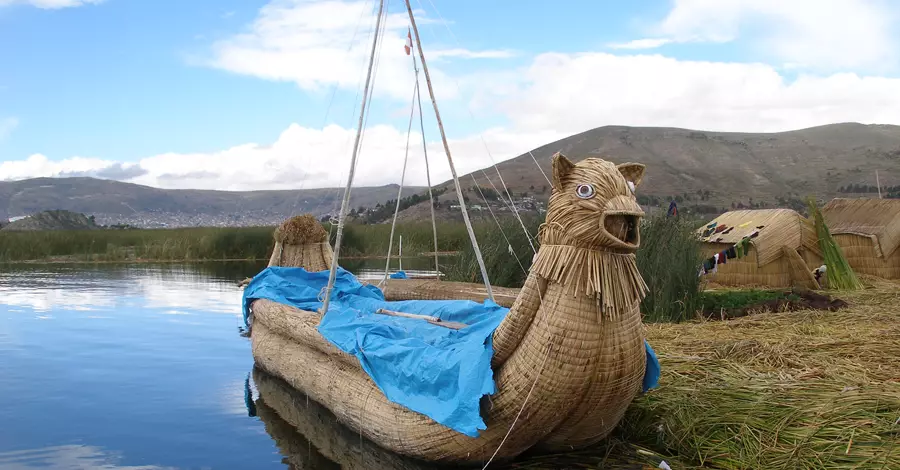 Wanaka Incasi za kera zubahaga ikiyaga cya Titicaca nk'ahantu havukiye umuco wabo. Abahinde bizeraga ko ikiyaga cya Wanaku kiri munsi y’amazi, bivugwa ko cyari mu muco ukomeye wa Tiahunaco wabayeho kera mbere y’ingoma ya Inca. Abashakashatsi batunguwe, hepfo yikiyaga, mubyukuri, havumbuwe ibisigazwa byurusengero rwa kera rwubatswe, imyubakire yabyo isa cyane ninyubako za kera za Tiahunako.