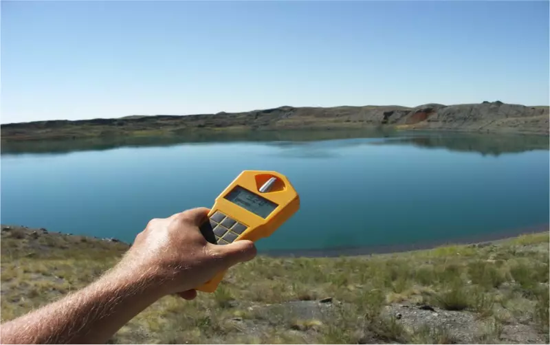 Lago de Morto La akvo en la Lago Chagan estas tre poluita - la nivelo de akva poluado laŭ totala radioaktiveco estas preskaŭ centoble pli alta ol la allasebla valoro. Ĉi tie ne estas fiŝoj, sovaĝaj bestoj kaj birdoj ne venas ĉi tien por trinki. Naĝi estas malpermesita pro evidentaj kialoj. Estas evidenteco, ke akvo de la lago nun estas malplenigita en la riveron Irtiŝ.