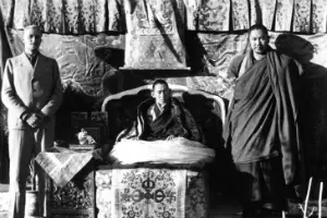 Alldaith Ddirgel Hitler i Tibet: Chwilio am Wirionedd yn yr Himalaya