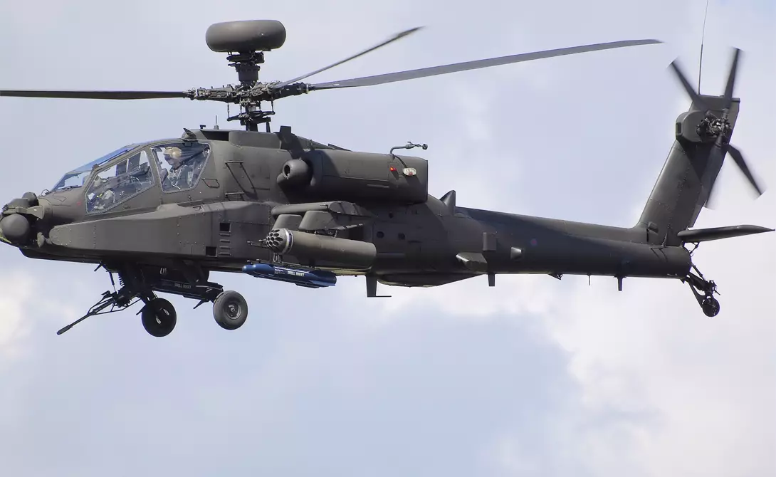 Apache ea US Apache AH-64D Longbow Apache ("Apache" ka tlhophiso ea Russia) e sebetsa e le helikopthara e ka sehloohong ea tlhaselo ea Sesole sa US mme ke helikopthara e hlasetsoeng ka ho fetisisa lefatšeng. E ne e sebelisoa ka mafolofolo nakong ea Ntoa ea Gulf. E hlometse ka kannete ea Apache 30mm M230, e na le li-missile tsa 16 tsa AGM-114L Hellfire 2, 4 Mistral 2 moeeng 'me e ka ba le metsu e khahlanong le likepe.