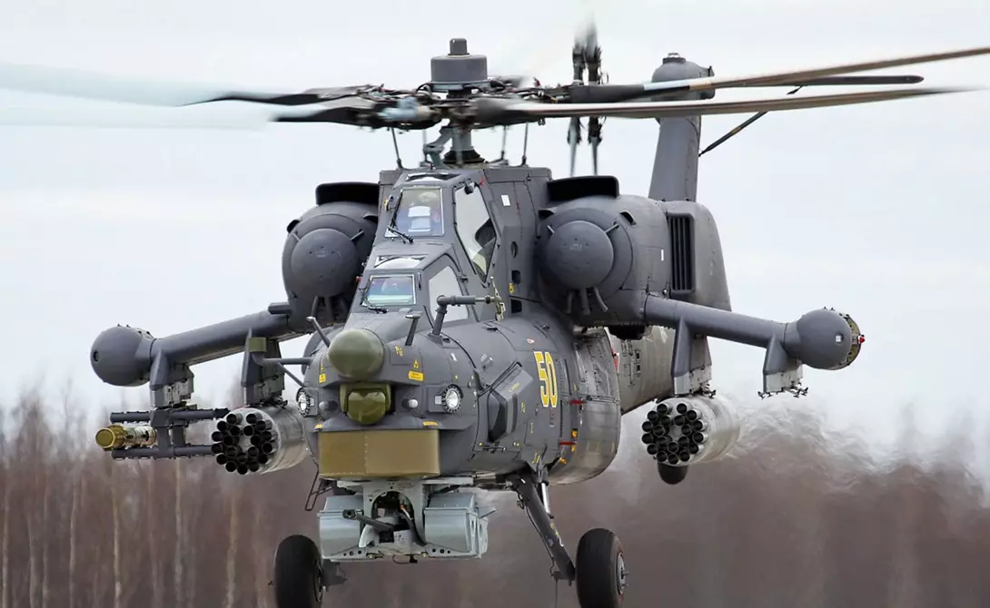 Mi-28 Rossiya rus go'zalligi "Tungi ovchi" (Havok, NATO tasnifiga ko'ra "vayron qiluvchi") dushman tanklaridan o'tga faol qarshilik ko'rsatish sharoitida nishonlarni qidirish va yo'q qilishga mo'ljallangan. Bu zirhli qotilning maksimal tezligi soatiga 320 km, bu esa uni juda qiyin nishonga aylantiradi. Tungi ovchi 30 mm diametrli ikkita to'p va havo-havo va er-yer raketalari bilan qurollangan.