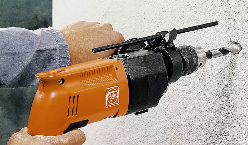 Ang Drill Drill ay isang ipinag-uutos na aparato sa bukid. Ang isang mahusay na tool ay maaaring hawakan ang anumang (sa loob ng dahilan) ibabaw, mula sa drywall hanggang brick. Huminto gamit ang isang cordless impact drill. Ang nasabing aparato ay malulutas ang lahat ng mga gawain sa sambahayan.