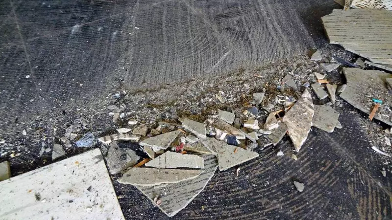 Wall cladding in schools And another American bobble. Many schools in several states at once have decided to use asbestos as cladding boards. Needless to say, what percentage of children who graduated there were susceptible to cancer? After studies confirmed the dangers of asbestos, the schools were of course demolished. But what has been done cannot be undone.