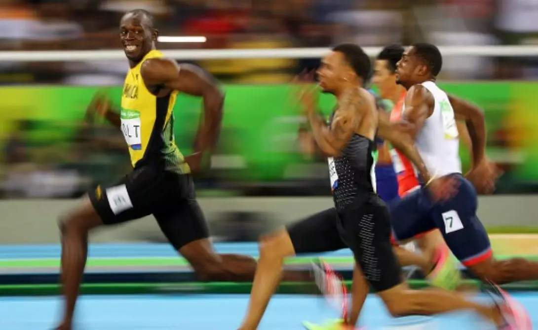 Yüz metrlik sürət Usain Bolt Sürət: 44.73976 km / saat Bu yaxınlarda Usain Bolt, bir çox rəqibini fövqəladə rahatlıqla məğlub edərək daha bir rekord qoydu. Finiş xəttindəki fotoşəkili bütün dünyaya yayıldı: müvəffəqiyyətli bir idmançı, kamera obyektivində qələbəyə sevinir.