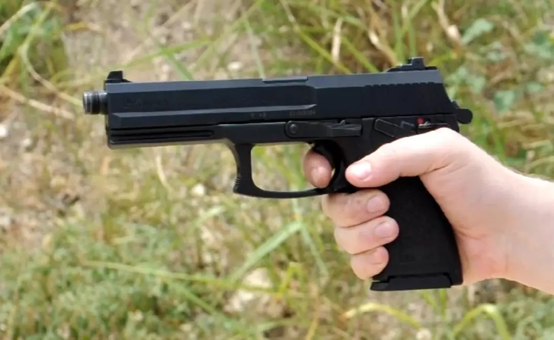 Heckler & Koch Mk23 Бул америкалык полициянын атайын күчтөрүнүн согушкерлери менен жабдылган тапанча. Жарым автоматтык куралда лазердик көрүү модулу, үн баскыч жана фонарь үчүн кошумча тилке бар.