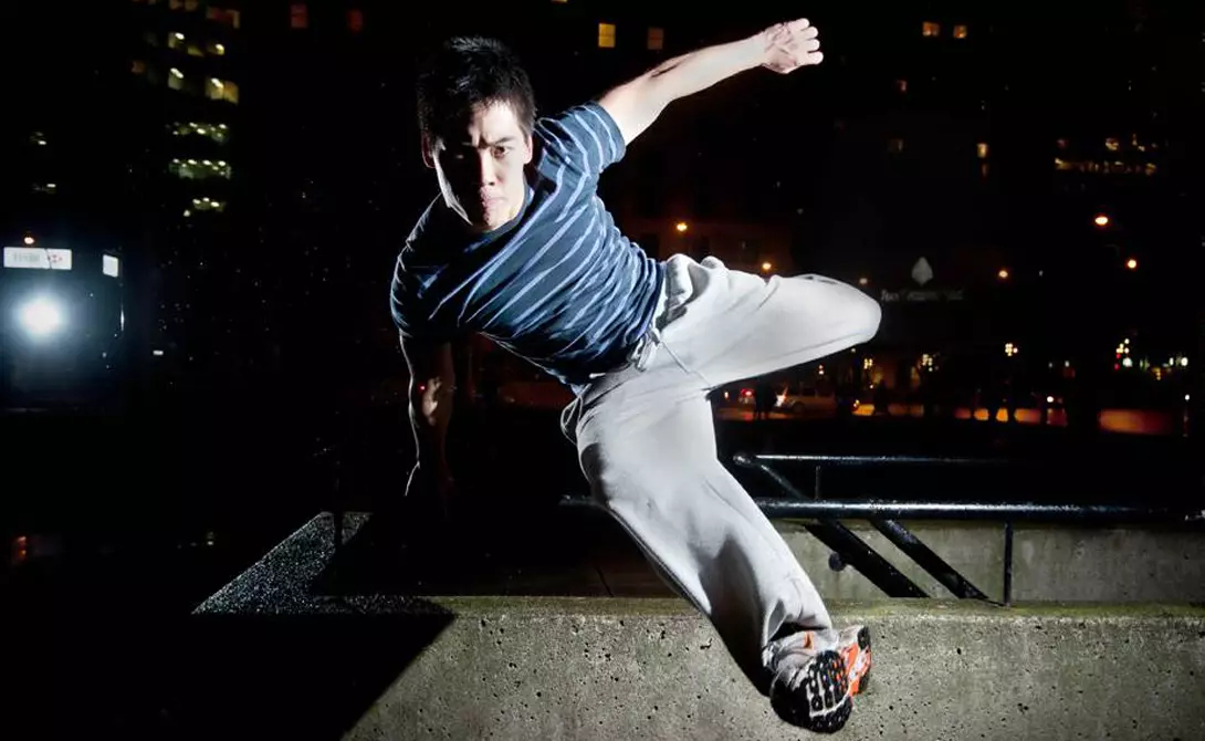 วิ่ง คุณต้องวิ่งเก่ง การเริ่มต้นใน parkour ต้องใช้ทั้งทักษะการวิ่งที่ระเบิดได้และความอดทนของผู้พัก หากไม่มีการวิ่งในช่วงเช้าเพิ่มเติม จะเป็นการยากในการติดตาม และคุณจะต้องลืมเรื่องบุหรี่ไปตลอดกาล