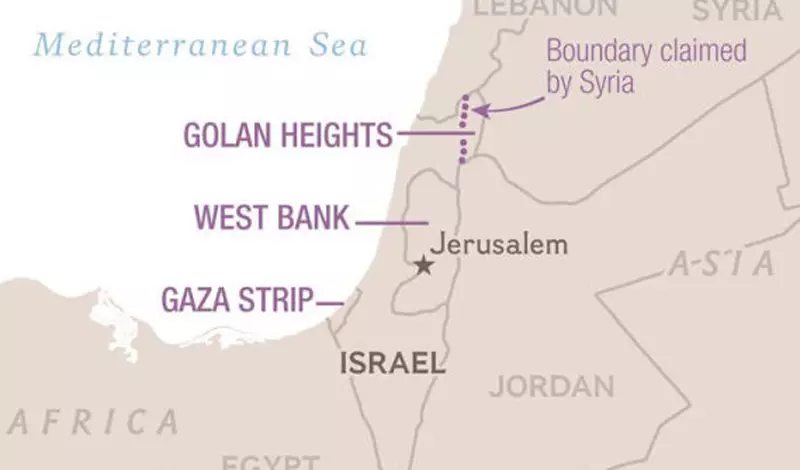 Golan Heights, Gaza Strip na West Bank Palestine, Israel na Syria Mpaghara ala ndị Israel na Palestinians na -ese okwu bụ obere ala. Mana n'ime latitude ndị a, ha na -ejidesi ike n'otu mita n'ọzara. A na -awụfu ọbara ebe a kwa ụbọchị: a na -egbu ọtụtụ ndị Palestine na ndị Israel kwa izu. Golan Heights, n'etiti ihe ndị ọzọ, Syria na -asọrịta mpi, n'agbanyeghị na ugbu a enwere nsogbu n'ime ya zuru oke.