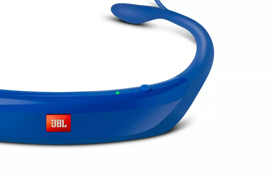 Technológia ovládania prehrávania JBL Touch Control eliminuje potrebu rušenia a prerušuje váš tréning, aby ste našli diaľkový ovládač na prijatie hovoru alebo zmenu skladby. Na ovládanie slúchadiel potrebujete iba samotné slúchadlá. Dotyková oblasť umiestnená na každom šálke je citlivá na dotyk a umožňuje vám ovládať väčšinu funkcií prehrávania hudby, prijímať a odmietať hovory a aktivovať hlasového asistenta.