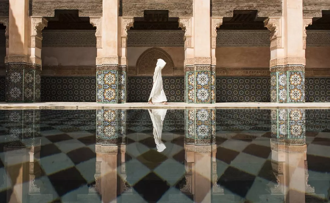 Ben Youssef ປະກາດໂດຍ Takashi Nakagawa A passer-by in Morocco.