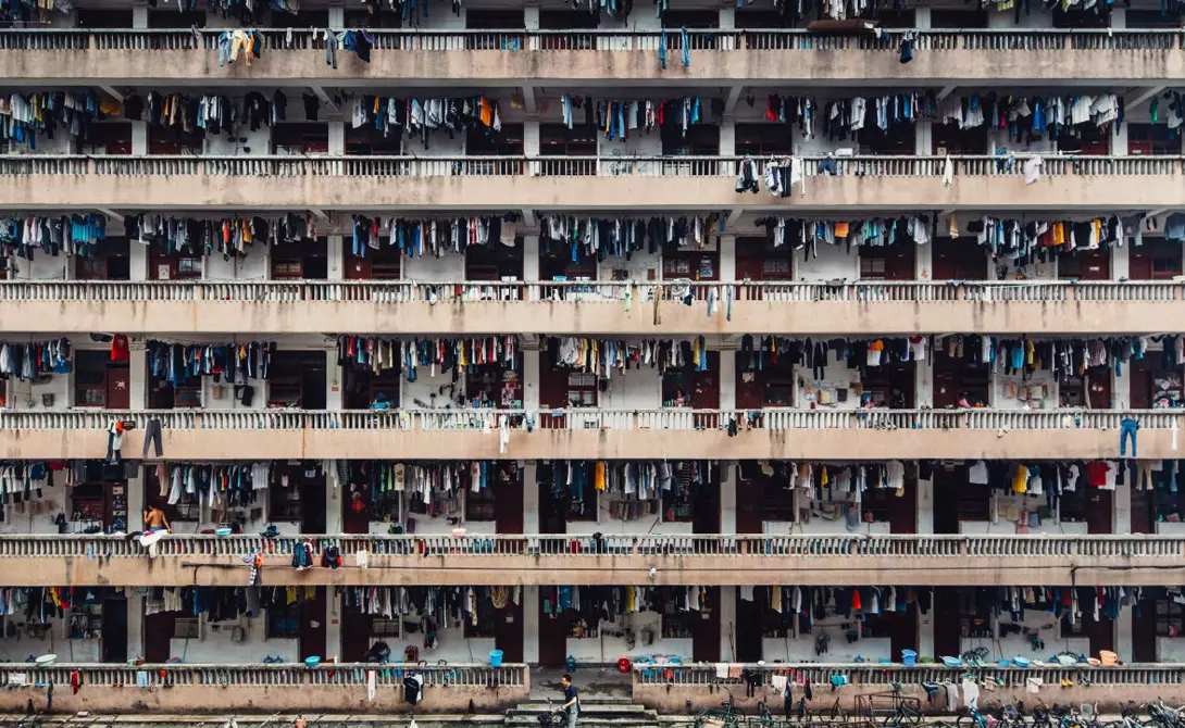 Utišano Objavio Wing Kai Shi Ručak u univerzitetskom domu u Guangzhou, Kina.