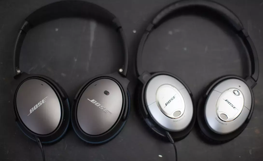 Gute Kopfhörer Noise Cancelling-Kopfhörer können auf einem langen Flug ein unverzichtbarer Begleiter sein. Der Bose QuietComfort 25s ist eine der besten Optionen auf dem Markt. Sie sind robust, klingen gut und meistern selbst hohe Umgebungsgeräusche perfekt.