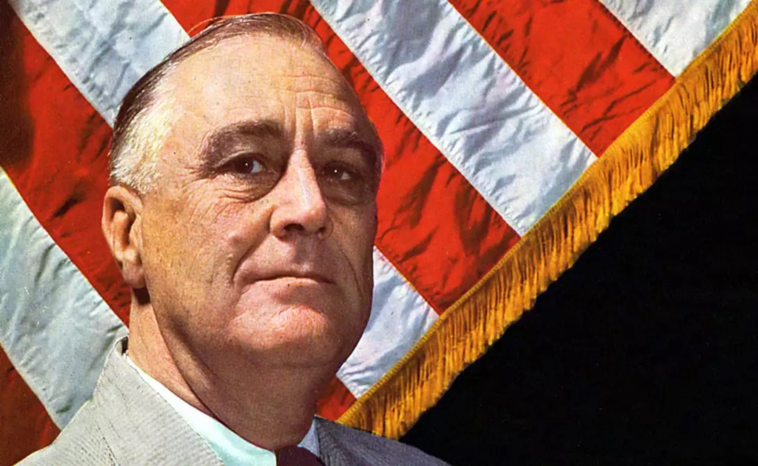 Si Franklin Roosevelt Giuseppe Zangaro gidala sa mga basa nga kartutso. Gisulayan niya nga pusilon si Roosevelt sa usa ka pakigpulong publiko, apan pagkahuman sa una nga misfire, yano ra nga siya gibuak-buak sa nagpundok nga mga tawo.