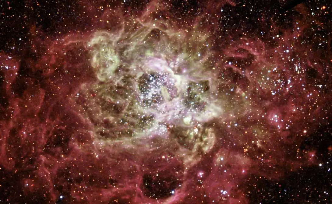 NGC 604 تۇمان NGC 604 200 دىن ئارتۇق ئاجايىپ ئىسسىق قۇياشتىن تەركىب تاپقان. Hubble ئالەم تېلېسكوپى ئىئونلاشتۇرۇلغان ھىدروگېن كەلتۈرۈپ چىقارغان تۇماننىڭ پارقىراق فلۇئورېسسېنسىيەسىنى ئىگىلىدى.