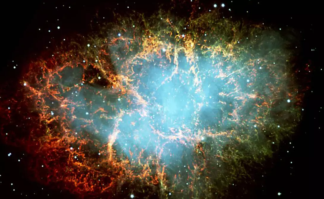 Crab Nebula ແລະຢູ່ທີ່ນີ້ນັກວິທະຍາສາດສາມາດຖ່າຍຮູບເອົາສິ່ງເສດເຫຼືອຂອງ supernova ໄດ້, ເຊິ່ງຍັງໄburning້ຢູ່ໃນກຸ່ມດາວ Taurus. ຫຼາຍລ້ານປີໄດ້ຜ່ານໄປຕັ້ງແຕ່ການລະເບີດຂອງມັນ.