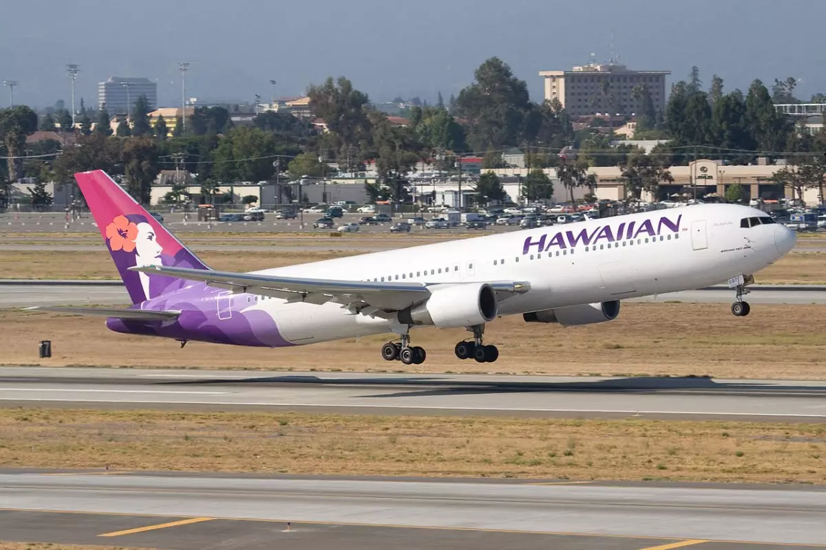 Hawaiian Airlines, wat in 1929 gestig is, word beskou as die gemaklikste lugredery in Amerika. Die vloot van Hawaii het slegs vyftig vaartuie, maar tragedies het nog nooit gebeur nie.