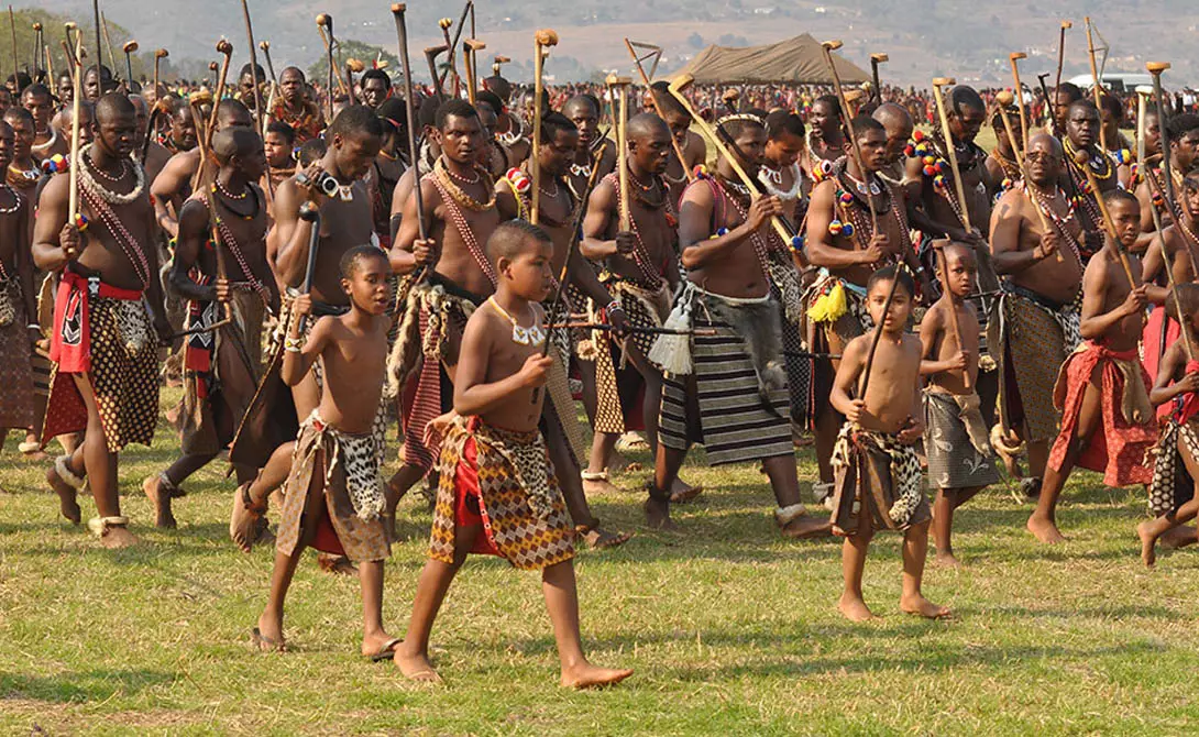 Swaziland Esperans lavi: 47.36 ane Nan Swaziland, yon ti peyi devlope nan Lafrik di sid, VIH / SIDA ak tibèkiloz yo se kòz prensipal yo nan esperans lavi ki ba. Apeprè pale, Swazilann gen pousantaj ki pi wo nan enfeksyon VIH nan mond lan: sou 26% nan tout granmoun ki enfekte ak maladi sa a ki ka touye moun.