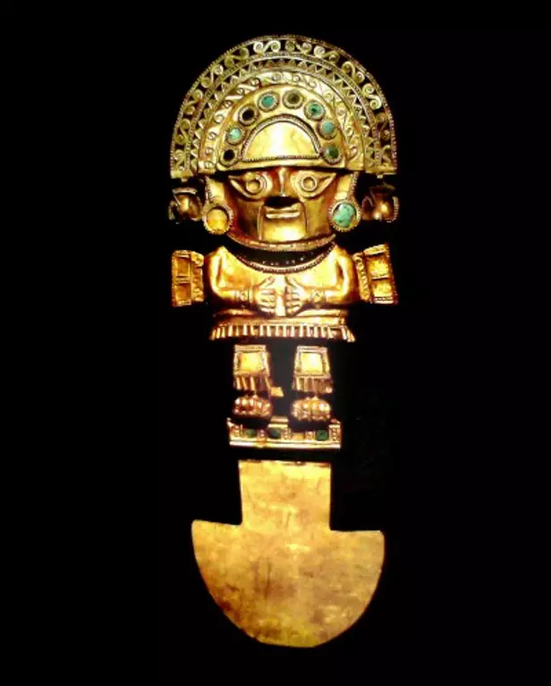 Tumi The tumi ceremonial knife was used for sacrifices to the Inca gods. Like the ulu, it has a characteristic semicircular blade. Tumi was made from bronze, copper, gold alloys and silver. The handle depicts Hire Lap, the legendary leader of one of the tribes.