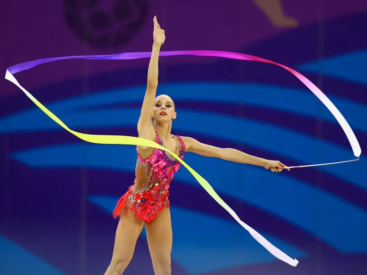 Yana Kudryavtseva Gymnast Age: 18 Kudryavtseva yana ɗaya daga cikin mafi kyawun horo na motsa jiki. Lambobi 16 a gasar zakarun duniya, 13 daga cikinsu zinare ne. Yana zai fafata a gasar wasannin Olympic da za a yi a Rio.