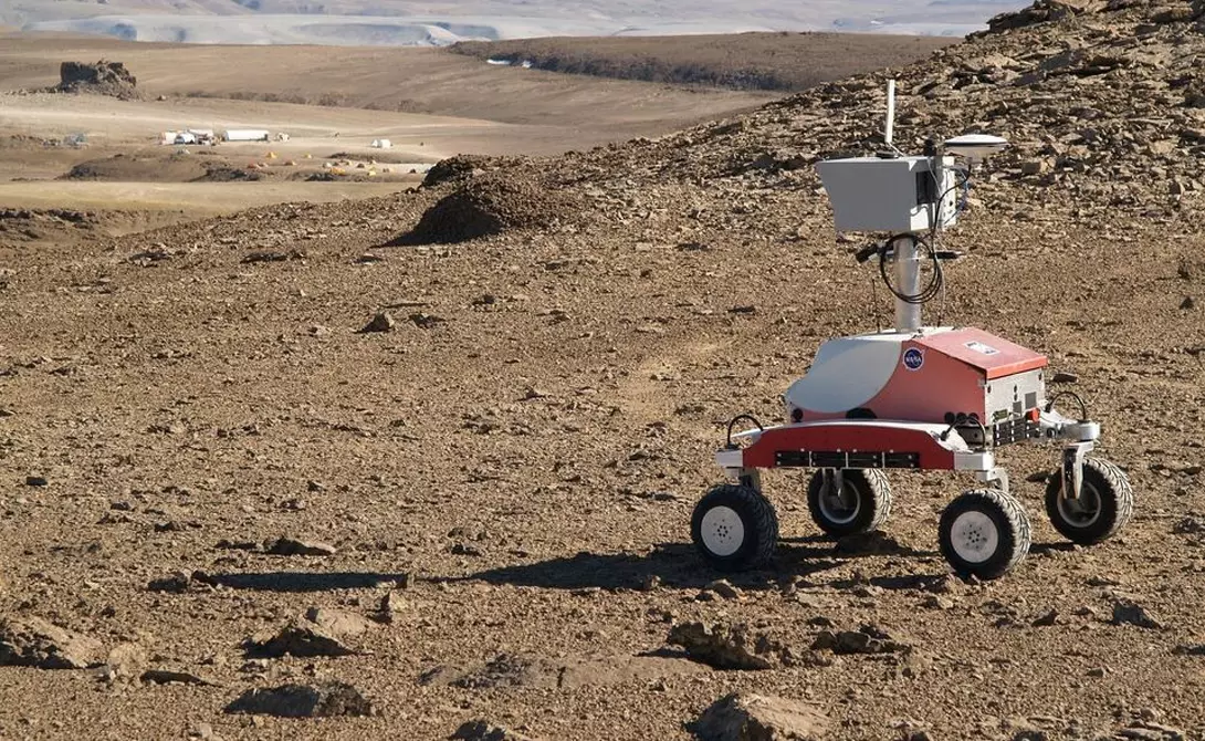 Rover K10, direka untuk operasi autonomi dalam keadaan yang sangat sukar.