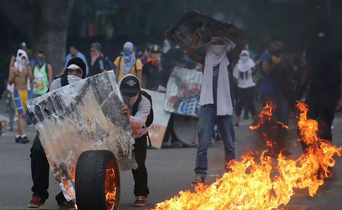 委內瑞拉的犯罪激增發生在上個世紀 90 年代。犯罪的種子在這裡孕育了豐富的芽——這是由於幾個重要因素。