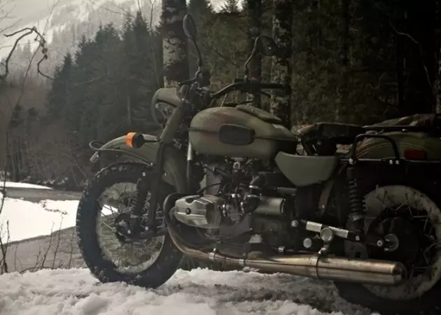 Žmonės išvyksta, metalas rūdija, tačiau atšiaurus charakteris, gana panašus į „Harley-Davidson“ „laisvės dvasią“, išlieka.