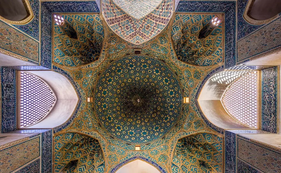 La Mezquita del Viernes, Yazd es uno de los monumentos más famosos de la ciudad.