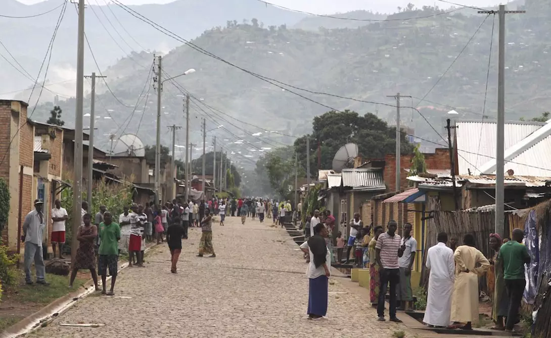 Nigerian BKT henkeä kohden: 600 dollaria Yleisesti ottaen Nigerian hallitus osoittaa olevansa erittäin hyvällä puolella: paikallisen väestön elintaso kasvaa - vaikkakin melko hitaasti.