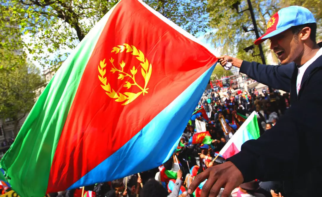 PIB per càpita d'Eritrea: 400 dòlars Sorprenentment, la riquesa natural d'Eritrea és tan impressionant que fins i tot els Estats Units podrien estar interessats en el país amb el seu desig d'imposar la democràcia als llocs rics en petroli. Però la població local no va aconseguir elevar el seu nivell de vida.