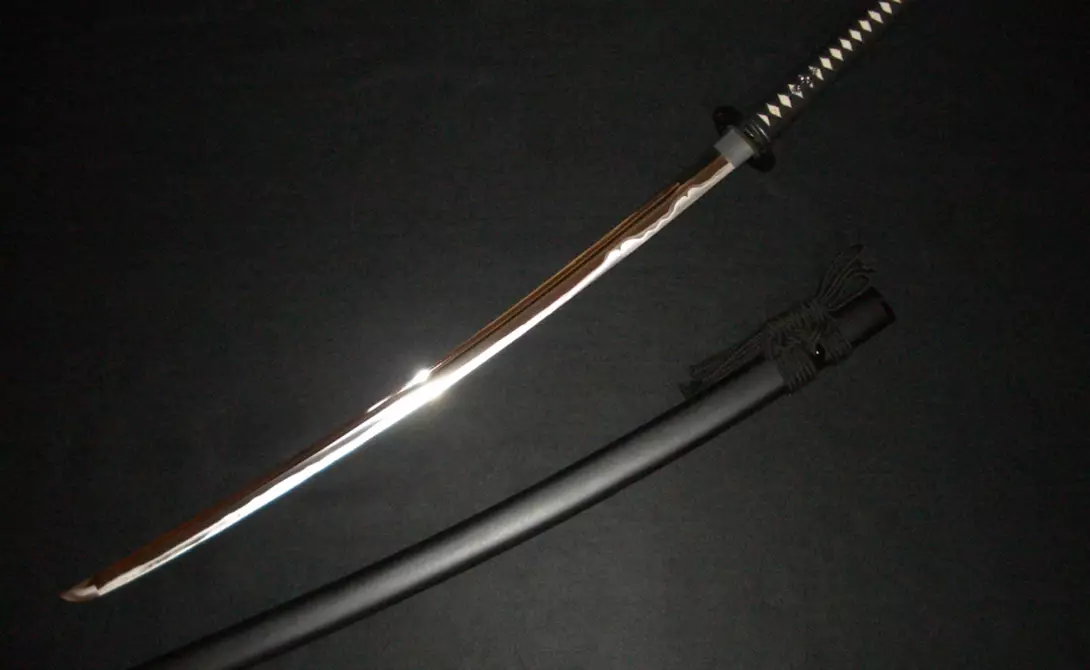 Murasama Blades Japan Die legendariese Japannese meester Murasama Sengo het die beste swaarde in die land geskep. Daar was aanhoudende gerugte dat die lemme die kenmerke van 'n smid het, en Murasama word beskou as 'n baie sterk en baie wrede kryger. Die shogun is met hierdie swaard gekap, waarna die produkte van die meester Murasam onwettig geword het.