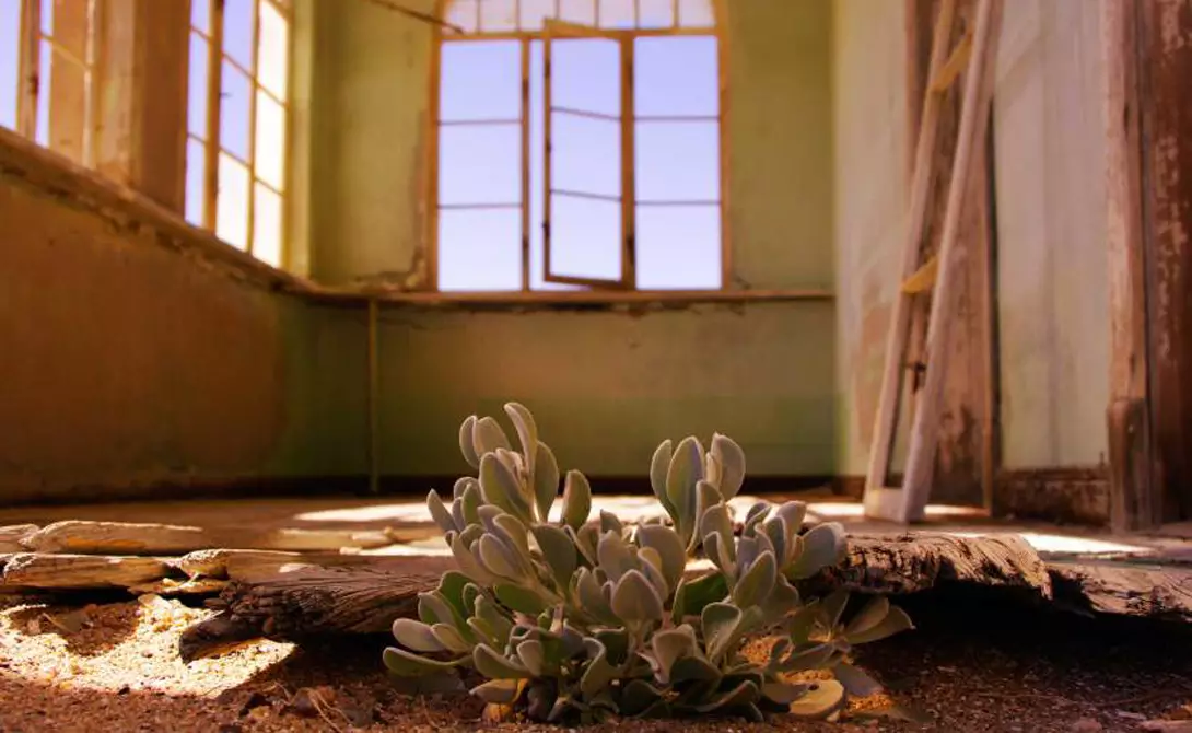 Gidan da aka rushe, Kolmanskop, Namibia