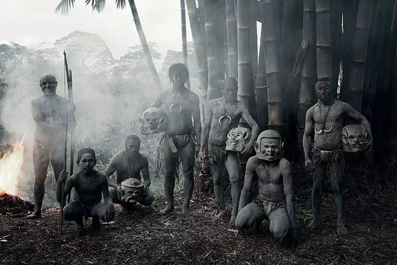 Asaro, Indonesia lan Papua Nugini