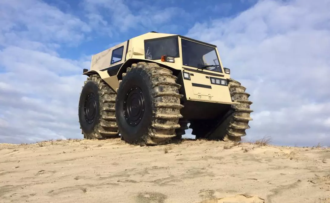 Canto levamos e ata que punto está deseñado o vehículo todoterreo para transportar todo o equipamento necesario. O Sherpa levanta unha tonelada de peso e o seu propio depósito de 58 litros está preparado para proporcionarlle a tonelada a mobilidade necesaria. O consumo de combustible é relativamente baixo, só 2,5 litros por hora. Ademais, os deseñadores proporcionaron un pequeno truco: 4 tanques adicionais, cada un cun volume de 50 litros, pódense instalar nos discos das rodas.