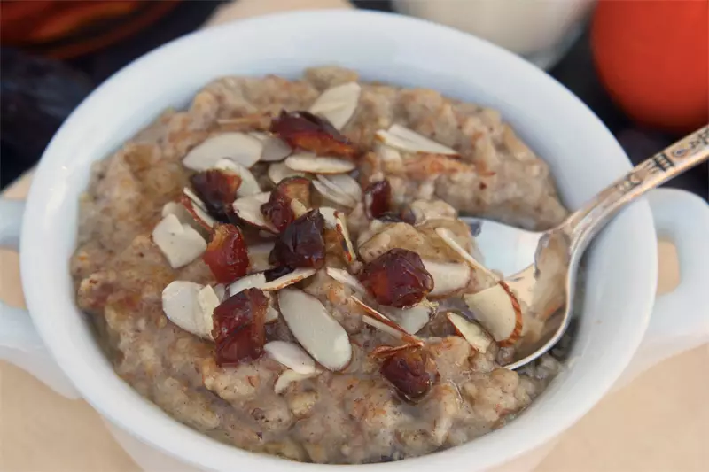 Cereals O lemu gaʻo oona e maua ai le tino ma faʻamalolo malie ai le faʻamalosi. E sili ona 'aʻai sirio ile taeao. O le ipu ipu sitiala porridge o le a maua ai se lagona o le tumu e aunoa ma le soona mamafa o le tino, ma o le a maua ai le "suauʻu" talafeagai mo le faʻamafanafanaina.