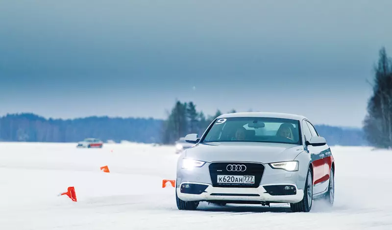 Pista perigosa Outro truco na vida estival que non funciona no inverno é montar nas vías do tranvía. A primeira roda que golpea o carril ao saír do carril pode deslizarse facilmente e enviar o coche a unha patina forte.